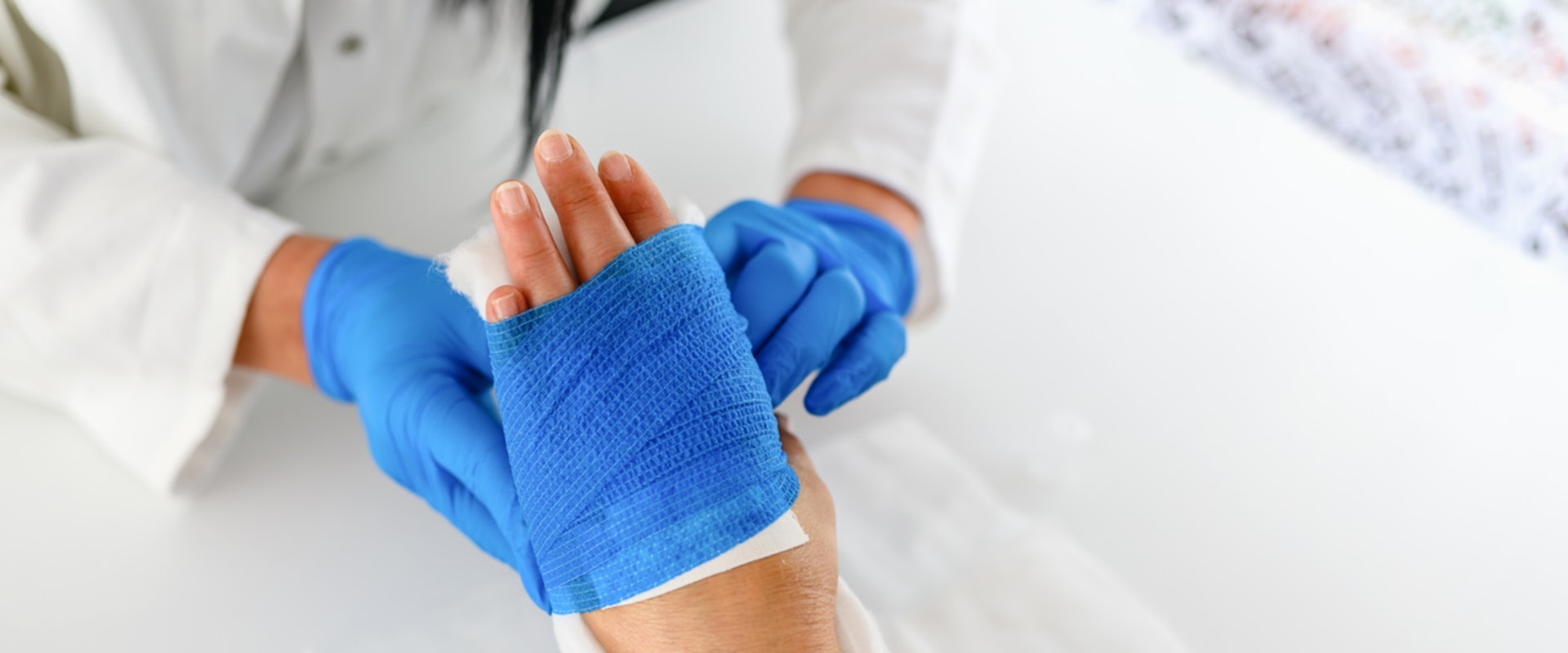Learn What Gauze Wound Dressing Is Used for And Why It's Essential For ...