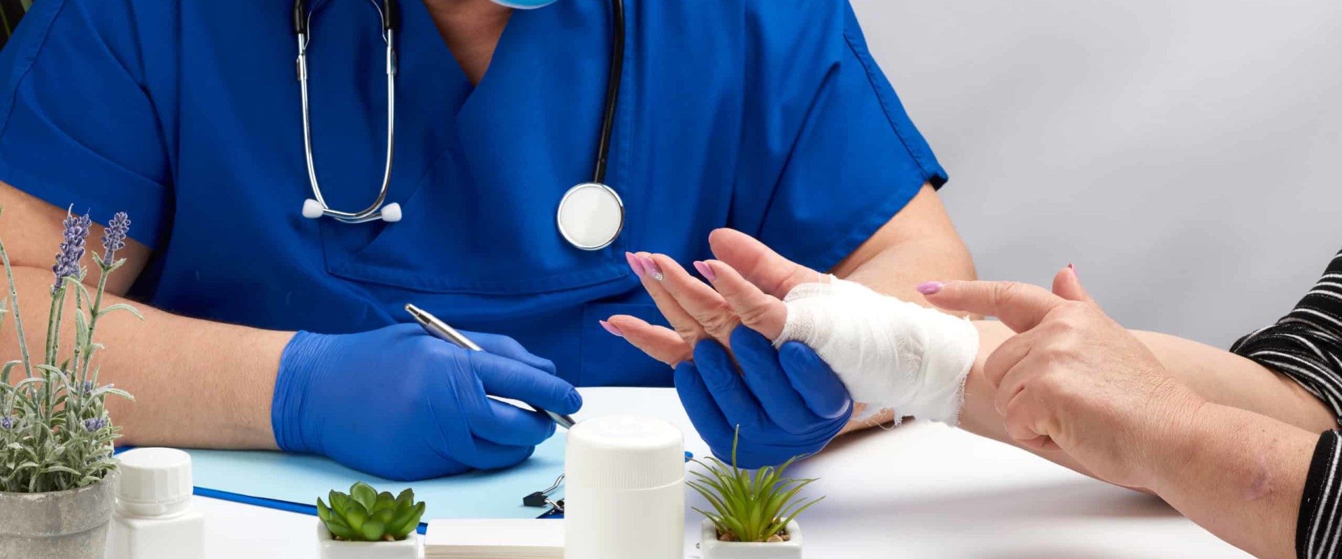 How To Select The Appropriate Types Of Wound Dressing For Various Wound ...